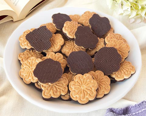 Topped tea biscuits - Koestlin